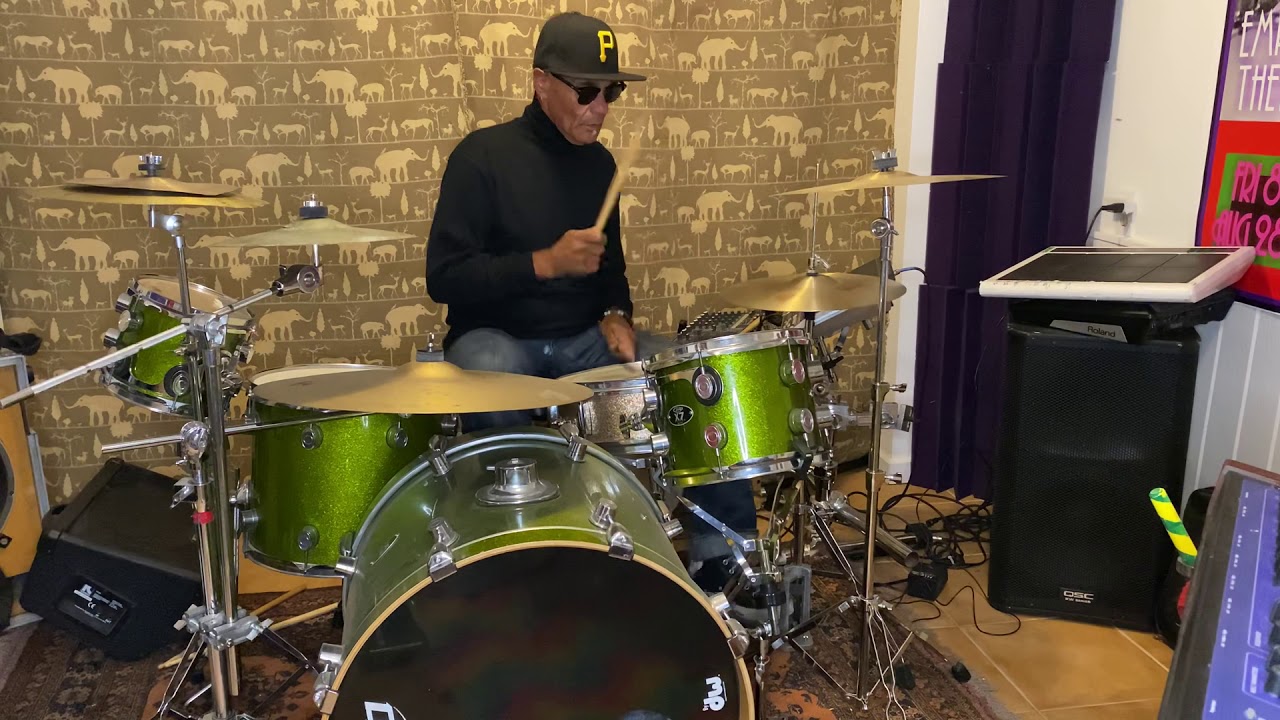 Mingo Lewis drumming in studio - YouTube