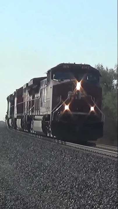 CP 8057 GECX 4883 EX BNSF & CSX 499 Lead a Trash + Mixed Freight Train Through Sagemoor RD - YouTube