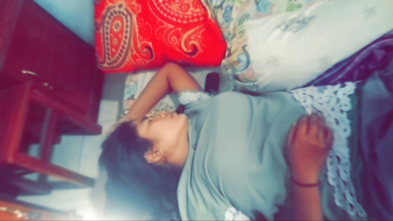 Hahaha😂😂😂😂 iseng ngerjain dia yg lagi tidur - YouTube