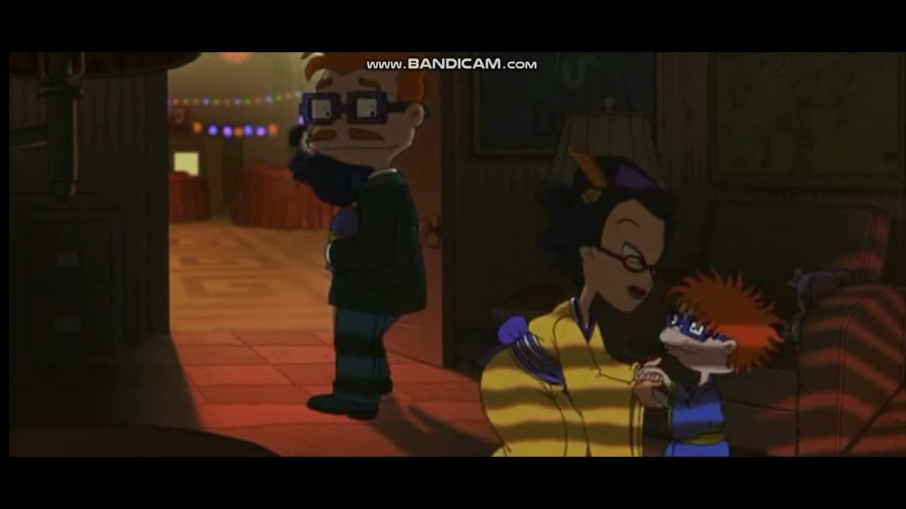 Rugrats in Paris - Chuckie dances with his new mummy - YouTube