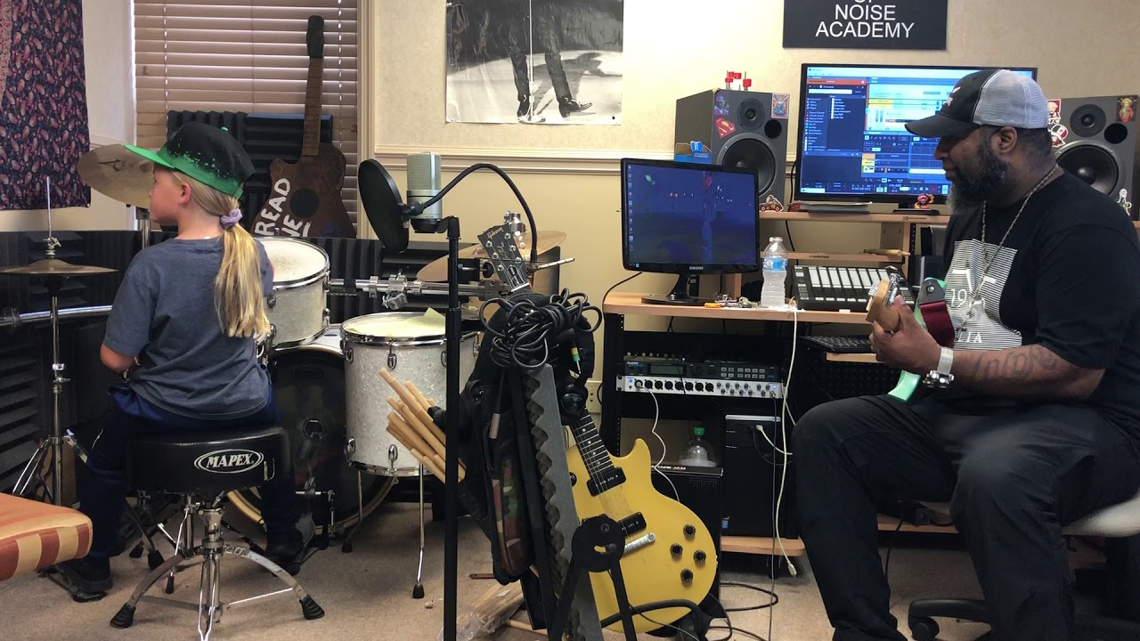 Finley Wright jamming with Yattie westfield - YouTube