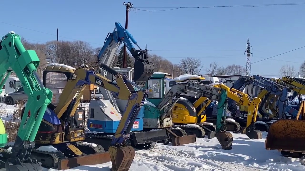 Komatsu PC28UU - YouTube