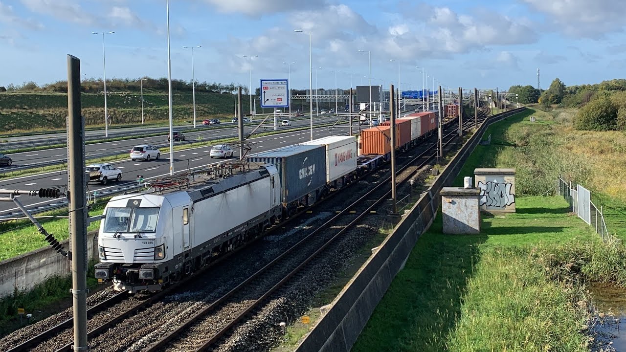 RTB Cargo 193 945 komt met een Container trein door Barendrecht - YouTube