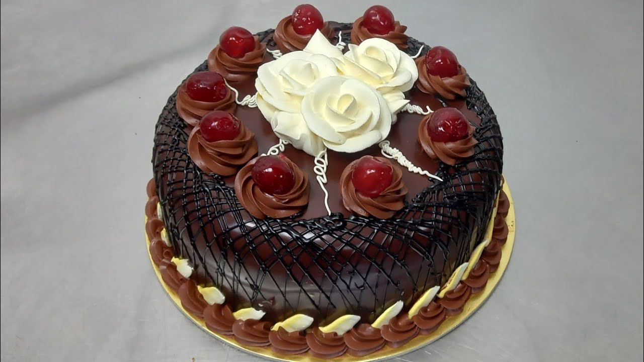 How to make a thread design chocolate cake with fresh cream - YouTube