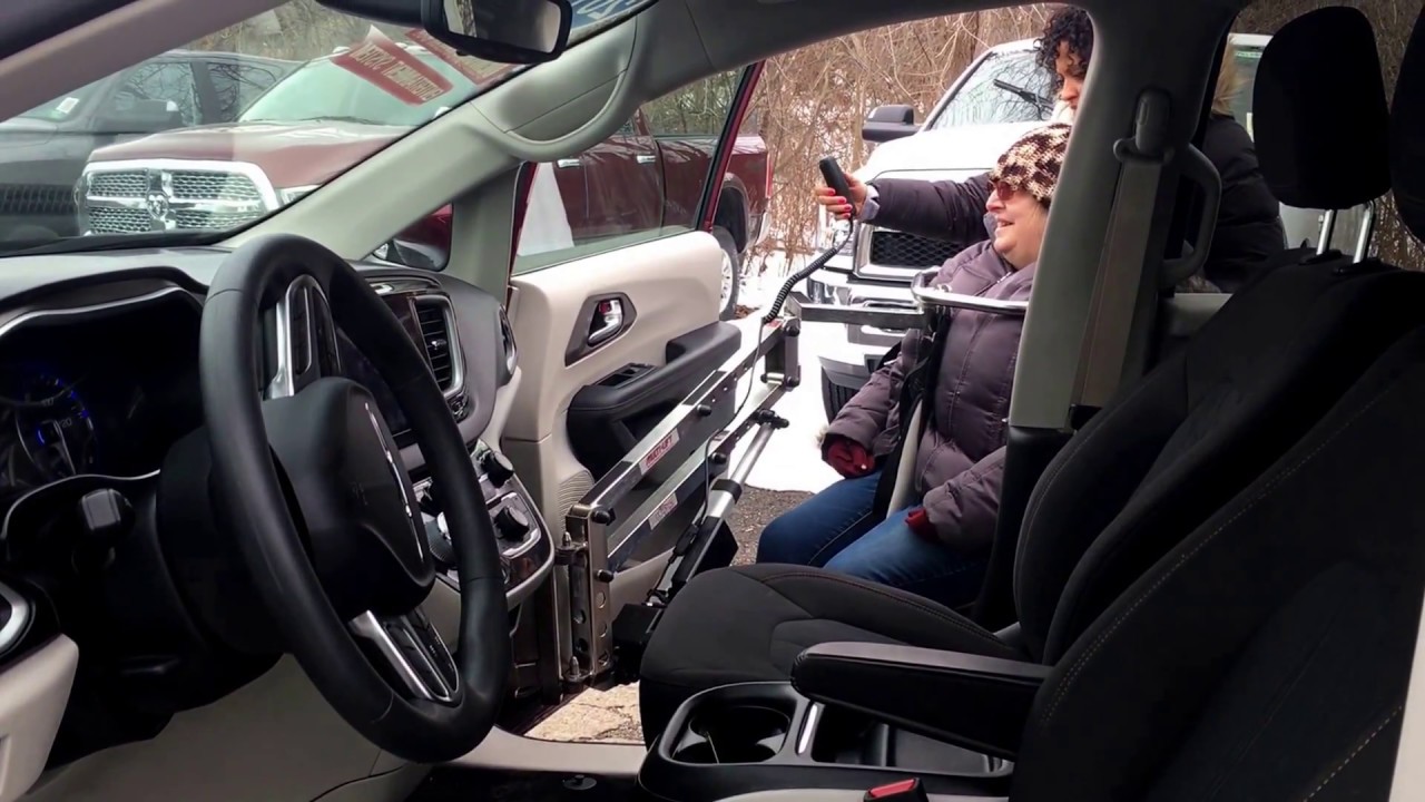 Access Unlimited Multi-Lift Entering Chrysler Pacifica 2017-present ...