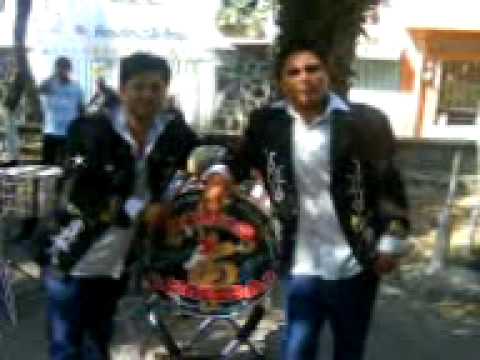 Saludos para los fans de Los Compas de la Banda de Chuy Alvarez,claro del Marquez Queretaro .3GP ...