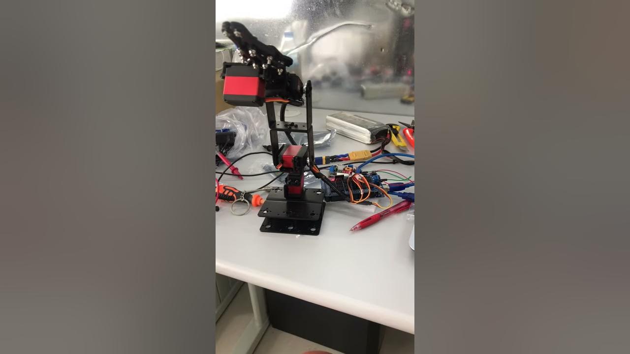 Servo robot arm control with MATLAB Simulink (Arduino hardware) - YouTube