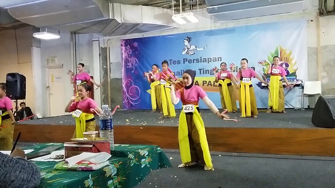 Tari Retno Pamudya Pra Ujian Ayodyapala (D Mall) - YouTube