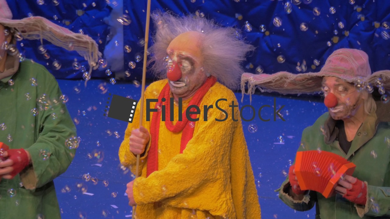 Clowns on the stage during Snow Show by Slava Polunin - YouTube