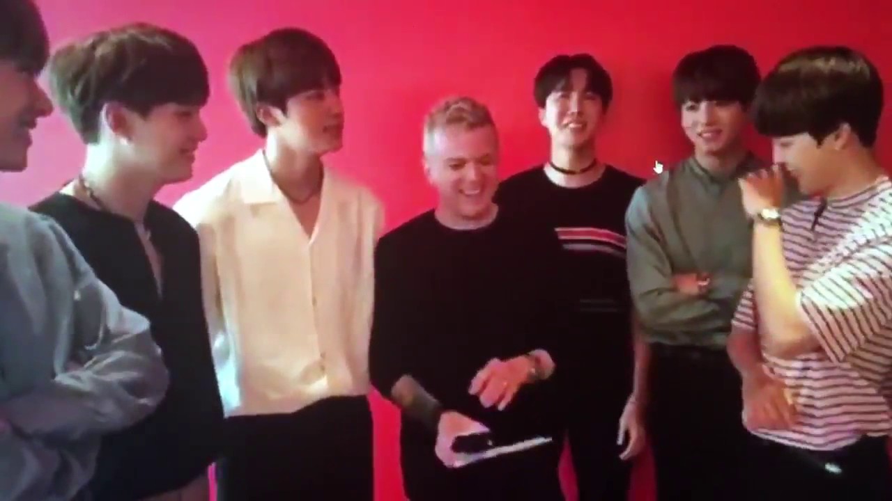 BTS cantando despacito de novo - YouTube