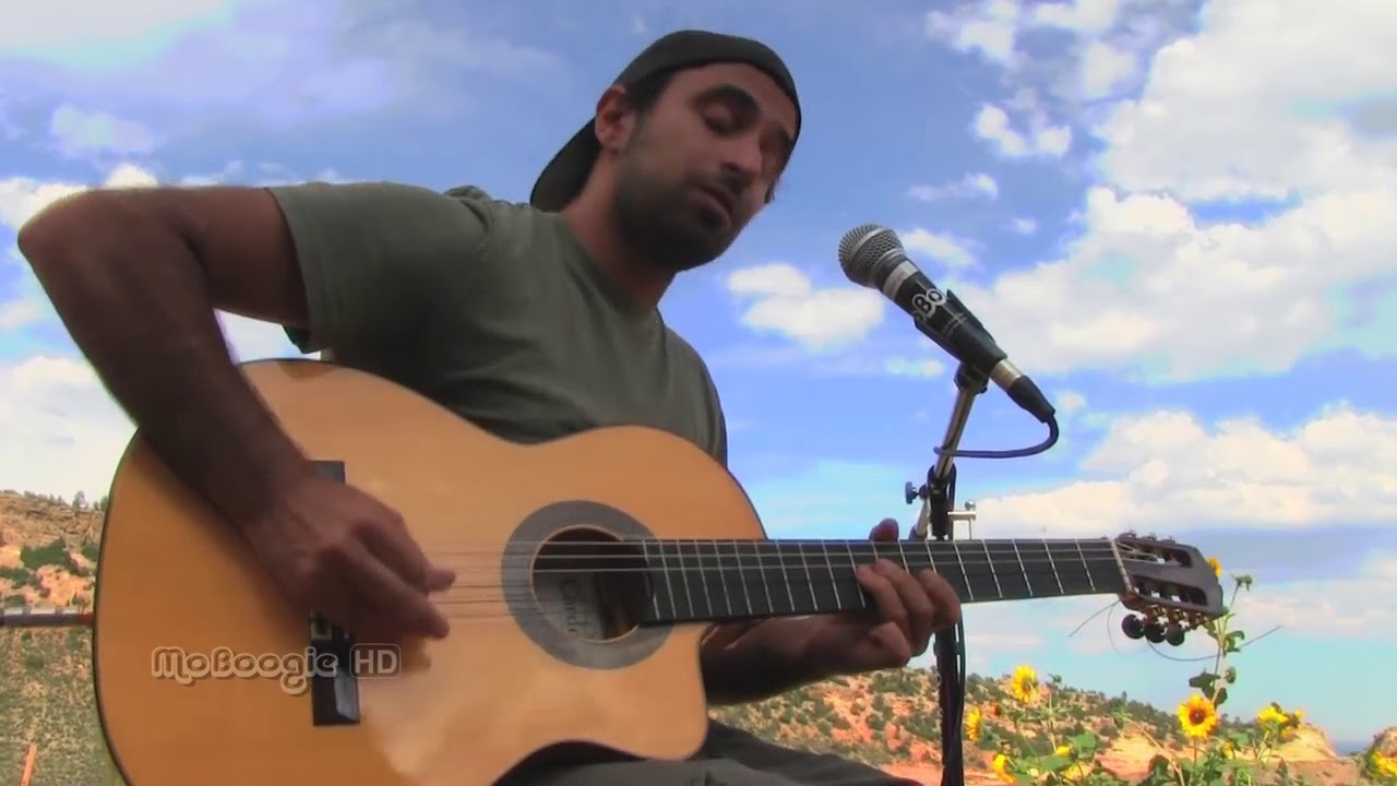 REBELUTION's Eric Rachmany Life On The Line acoustic MoBoogie Session ...