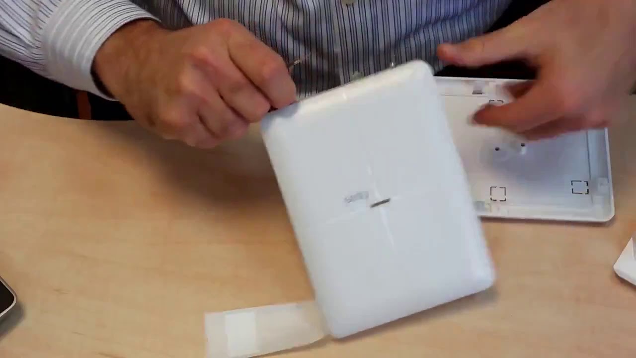 CenTrak Elpas LF Beacon - Mounting Options - YouTube