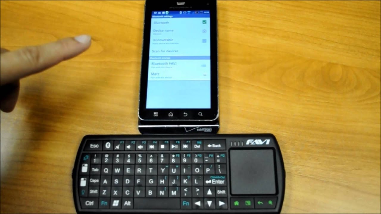 FAVI Bluetooth Tablet Keyboard DEMO with Android Phone (Motorola Droid ...