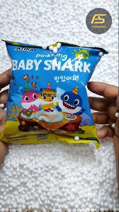 mencari dan menemukan jajanan baby shark di dalam kardus #huntingjajan #jajanan #shorts - YouTube