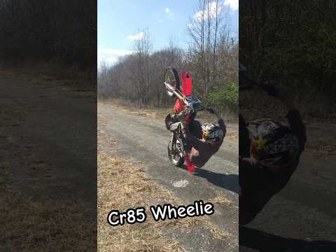 Cr85 12’0clock Wheelies 😳 #bikelife #cr85 #dirtbike #wheelie