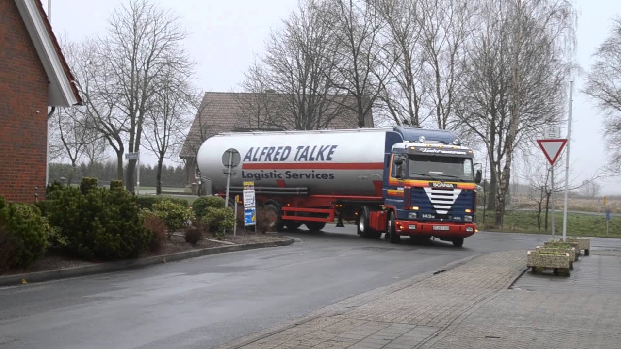 Scania 143 V8 Power - YouTube