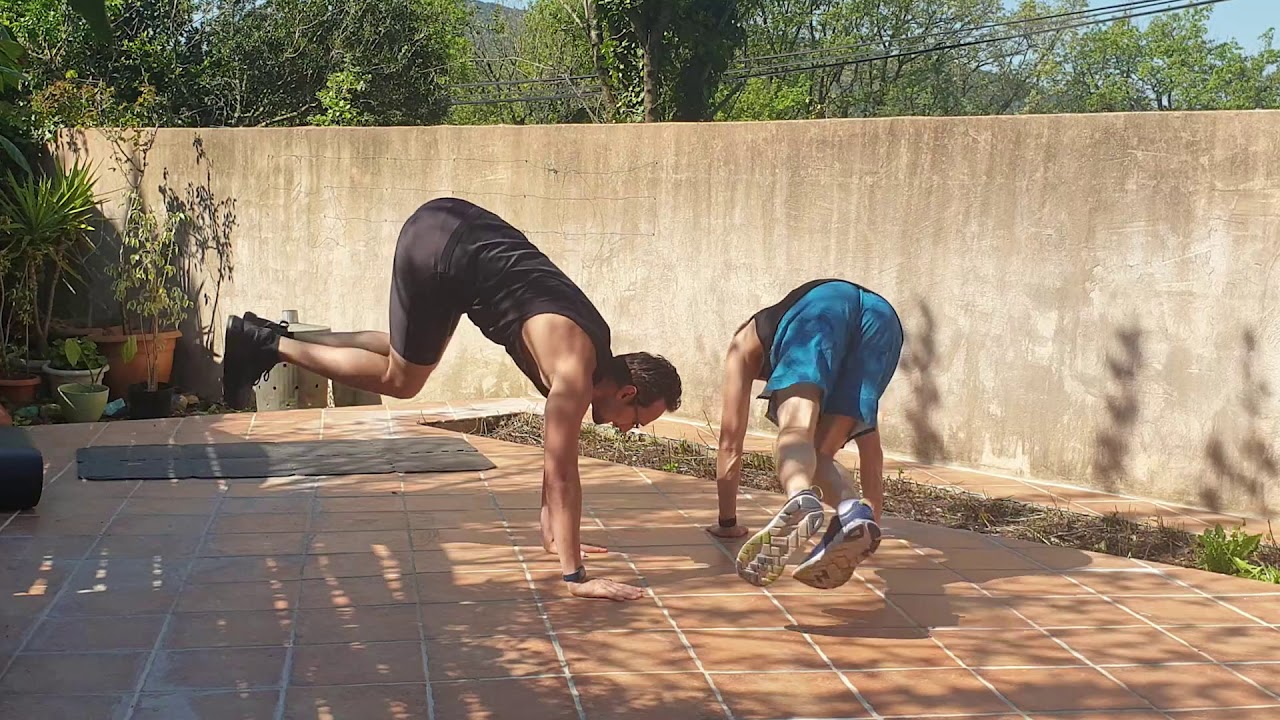 Comment faire le Mogul jump - YouTube