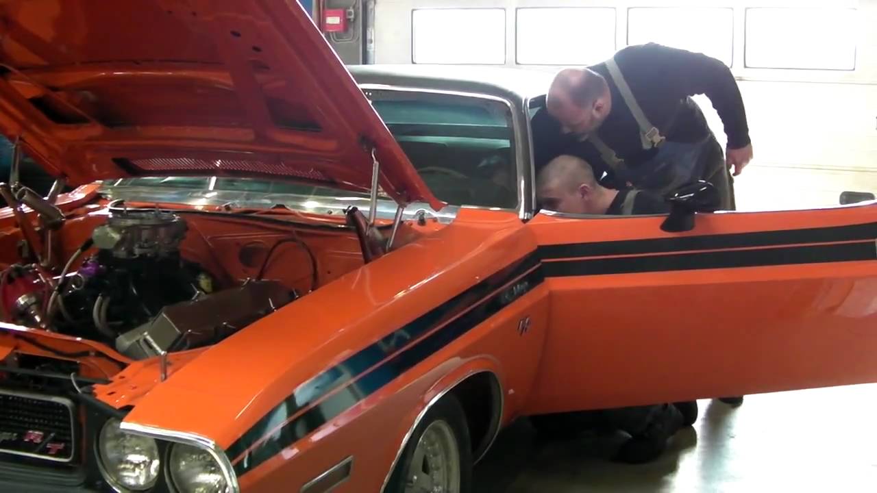 1970 Dodge challenger 440 stroker - YouTube