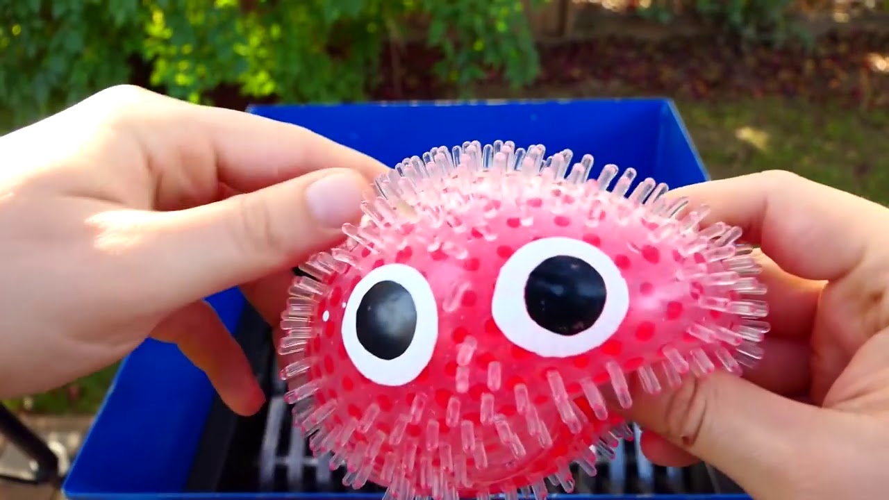 SPIKE SLIME TOYS VS FAST THE CRUSHER - YouTube