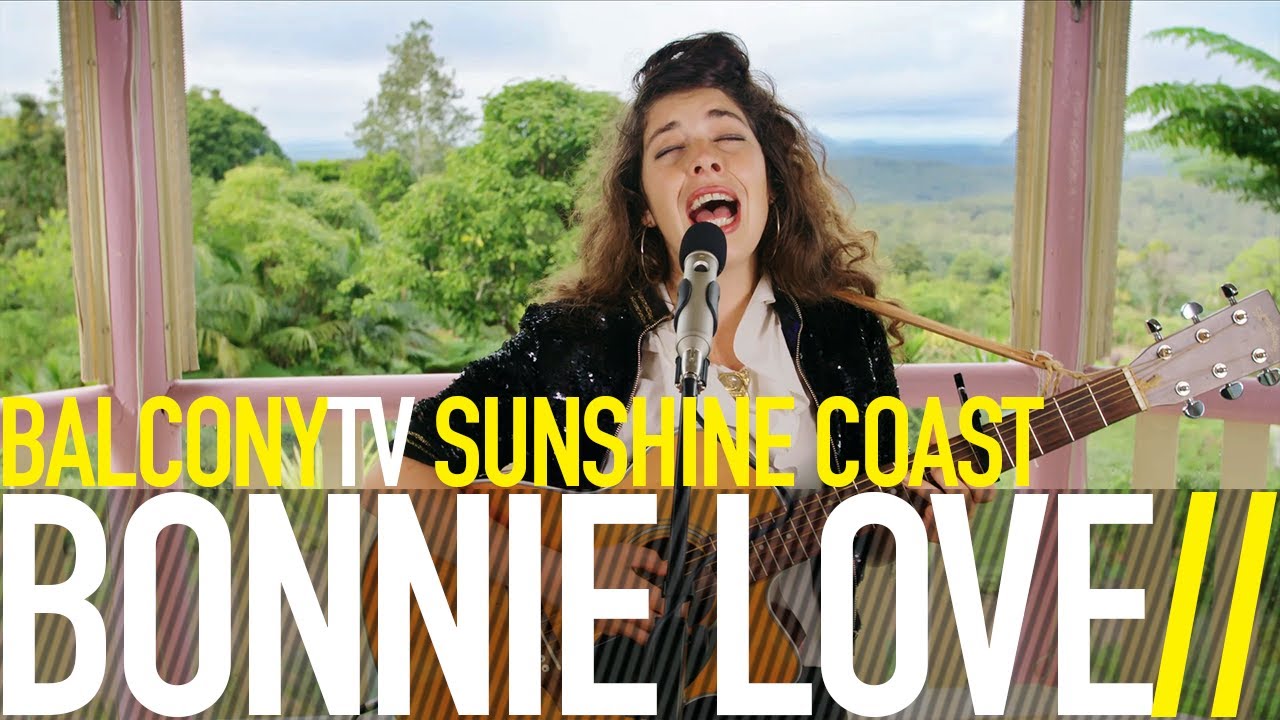 BONNIE LOVE - WANDERING (BalconyTV) - YouTube