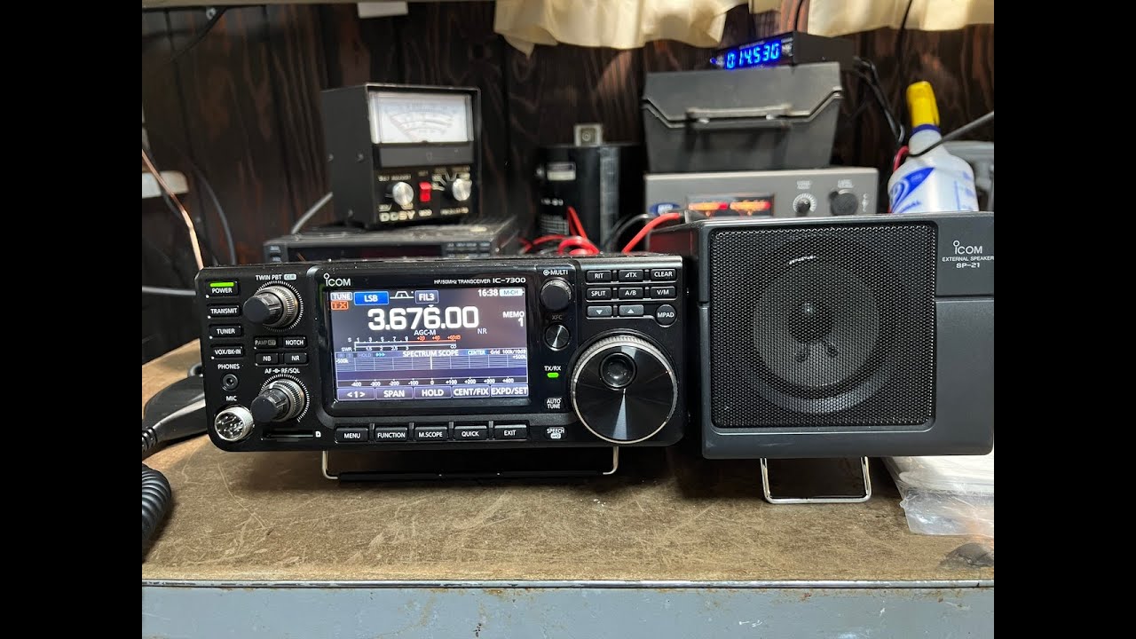 Icom 7300 Transceiver and SP21 speaker - YouTube