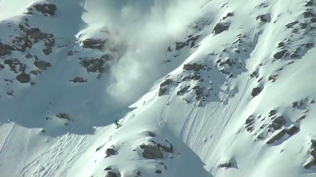 Scary Avalanche Video Snowboard Escape - YouTube