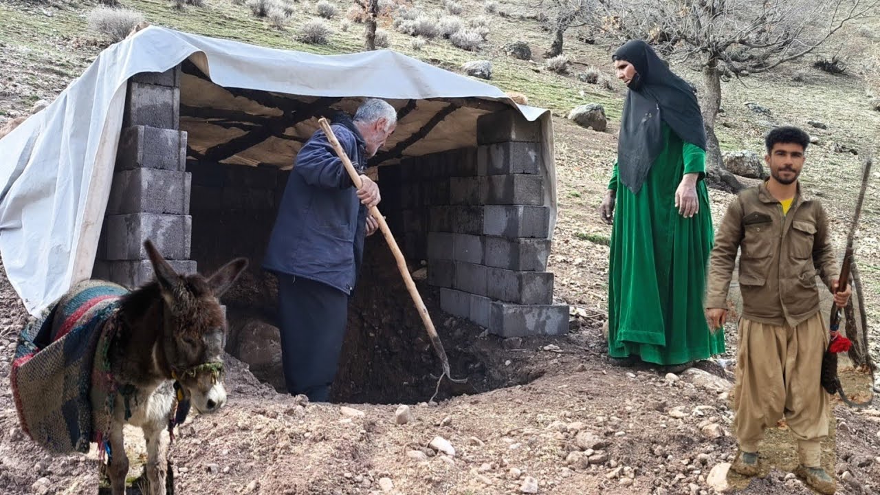 @Polard123 Nomadic life: construction of the roof of the donkey hut by ...