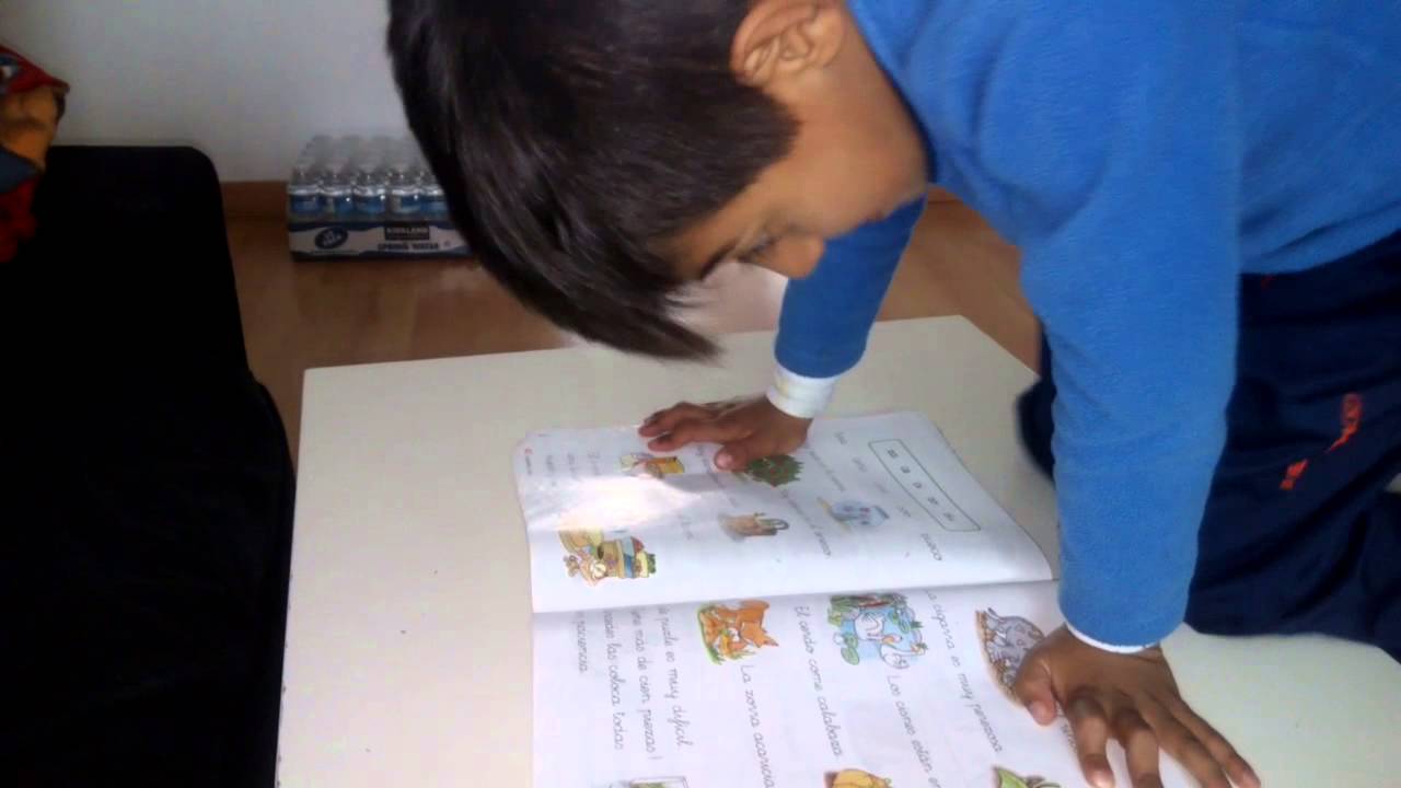 Mi bicho leyendo jajajaj - YouTube