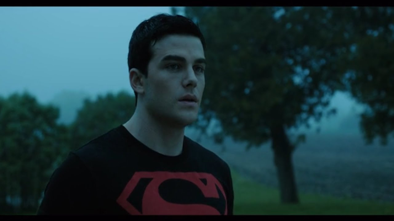 Superboy returns home - YouTube