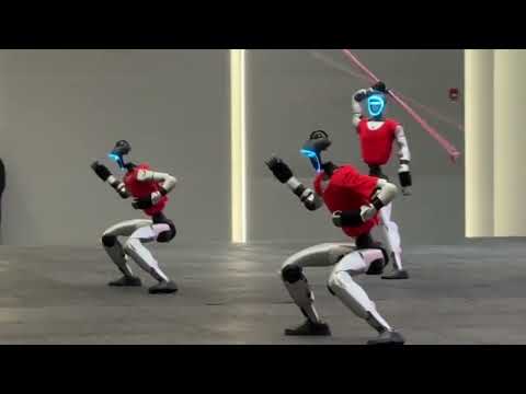Merz Çin’de robotlarla Kung Fu gösterisi izledi, teknolojiye hayran kaldı