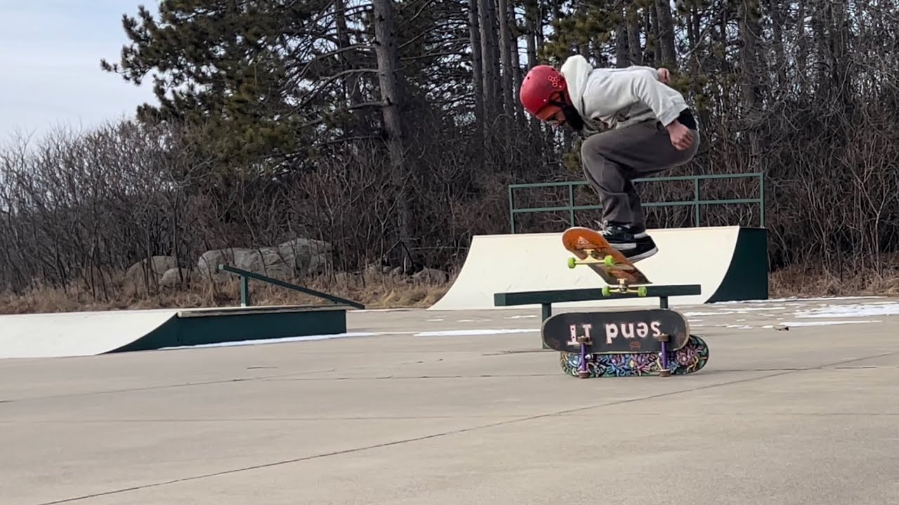 My first Ollie over 2 boards !! - YouTube