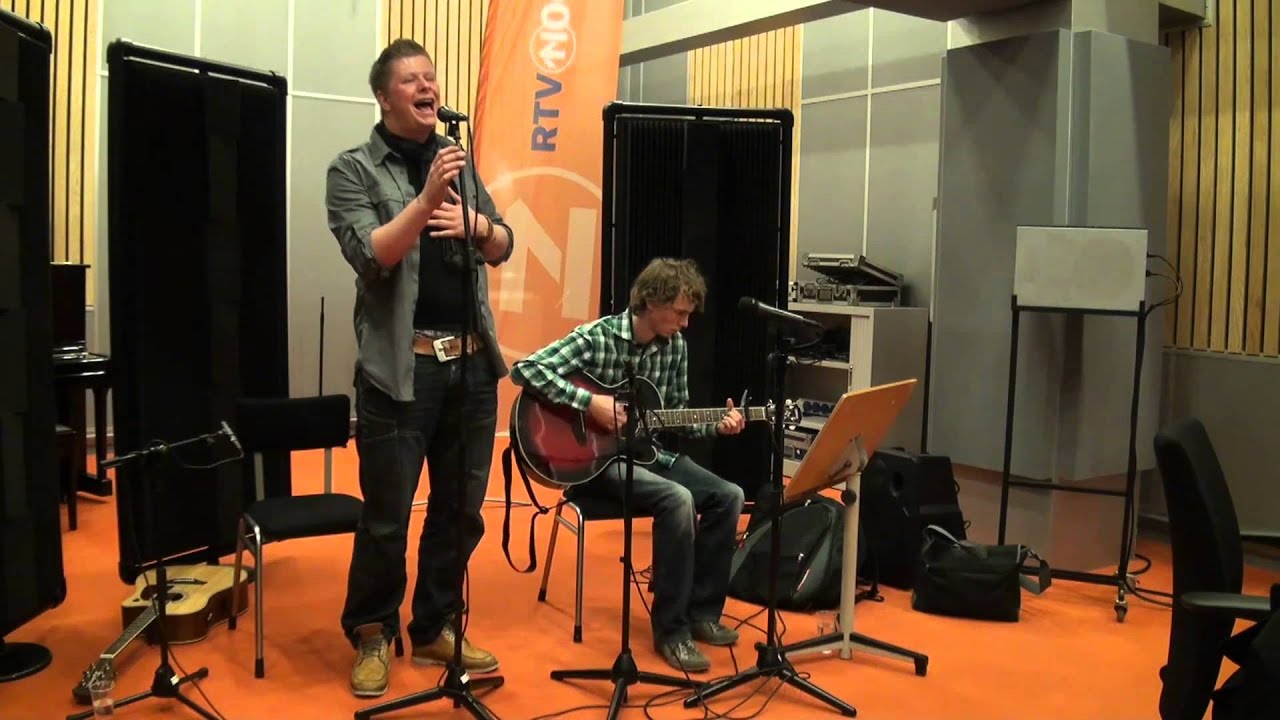 Tim Bakker - You Make It Real (Live@CaféMartini) - YouTube