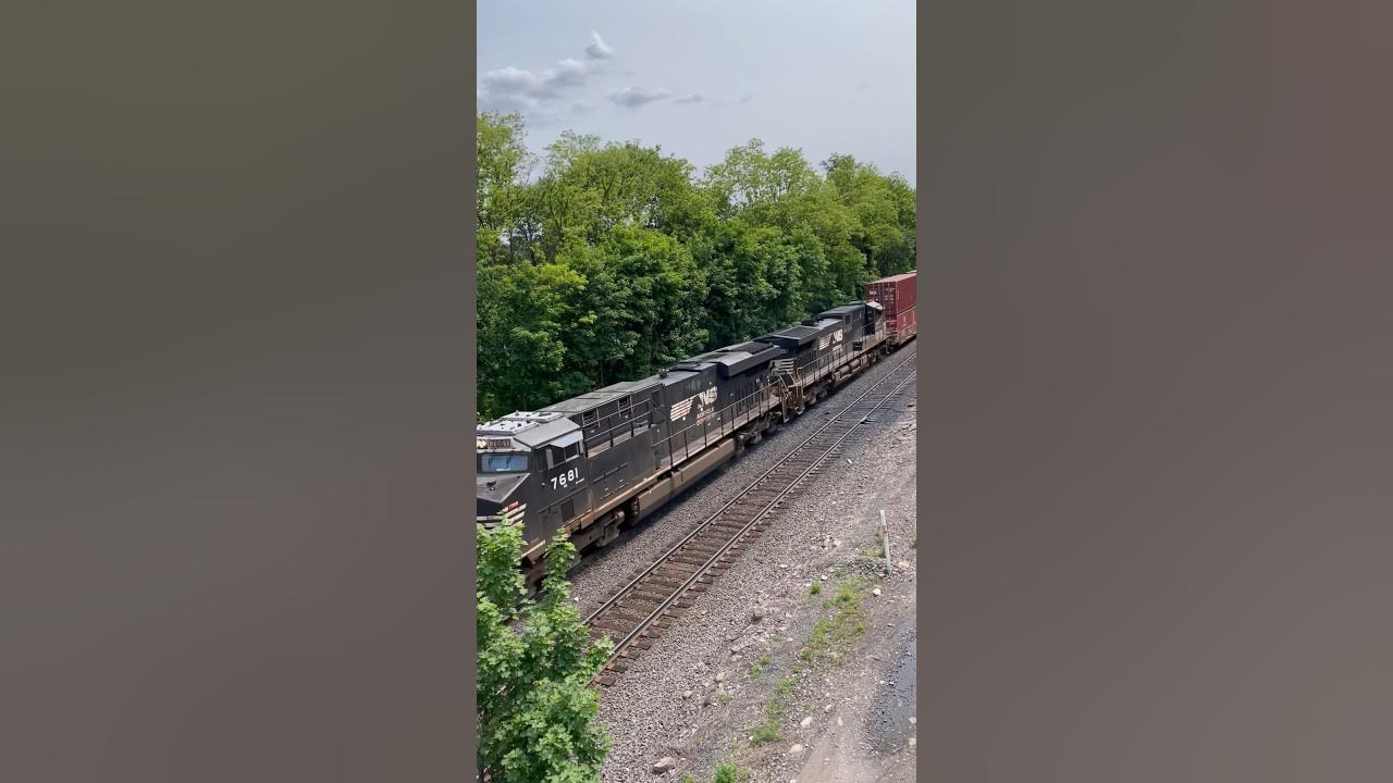 NS 7681 leads with Intermodal. - YouTube