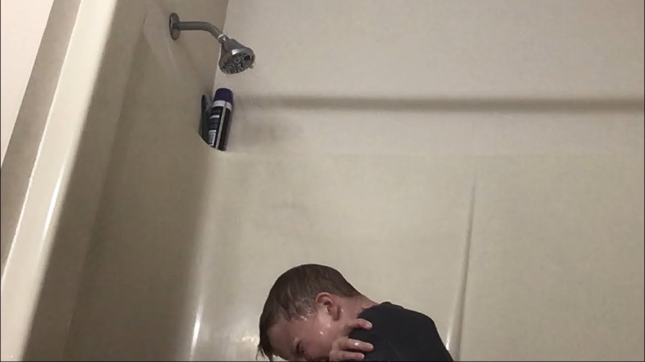 ICE BATH CHALLENGE ( DARE EP.1) - YouTube