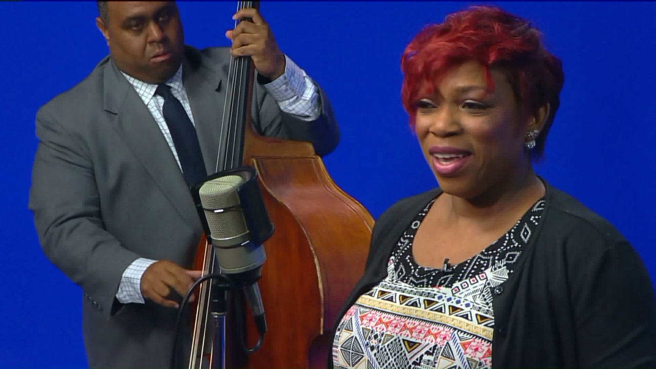 VTM Favorite Desiree Roots Centeio performing 'Fever' - YouTube