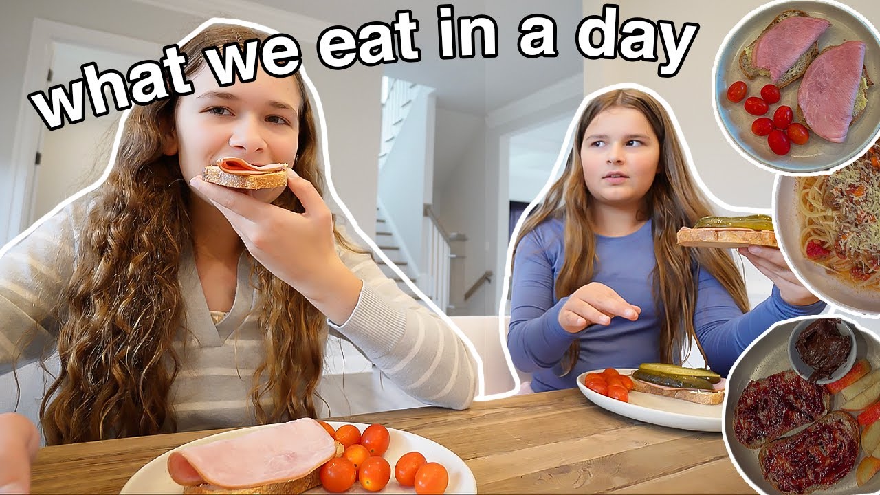 What We Eat In A DAY!! **2022** | CILLA AND MADDY - YouTube