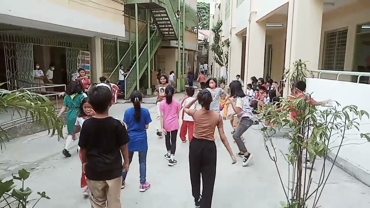 Larong Pinoy batuhan bola tamaan taya ! - YouTube