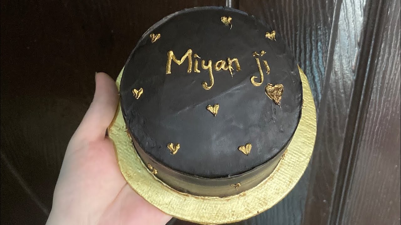 Black fudge cake| Sugarlicious delights - YouTube