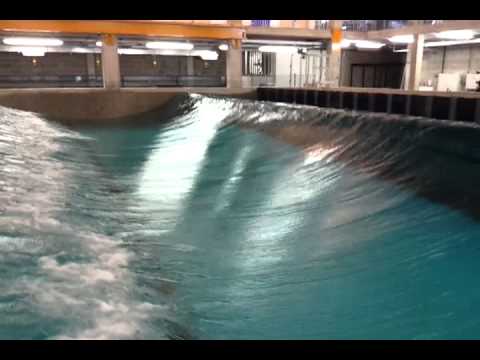 Wave tank - YouTube
