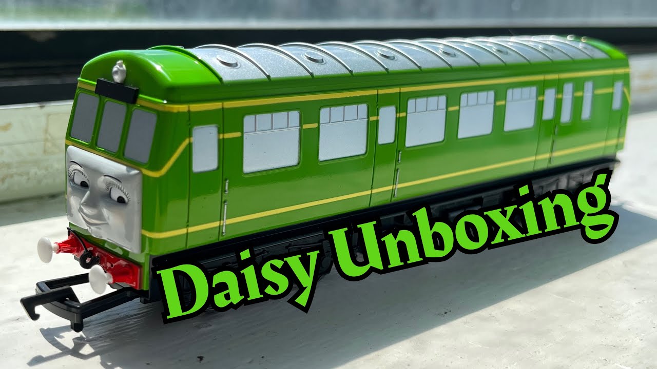 Bachmann Daisy the Diesel Railcar!! {Unboxing & Testing} - YouTube