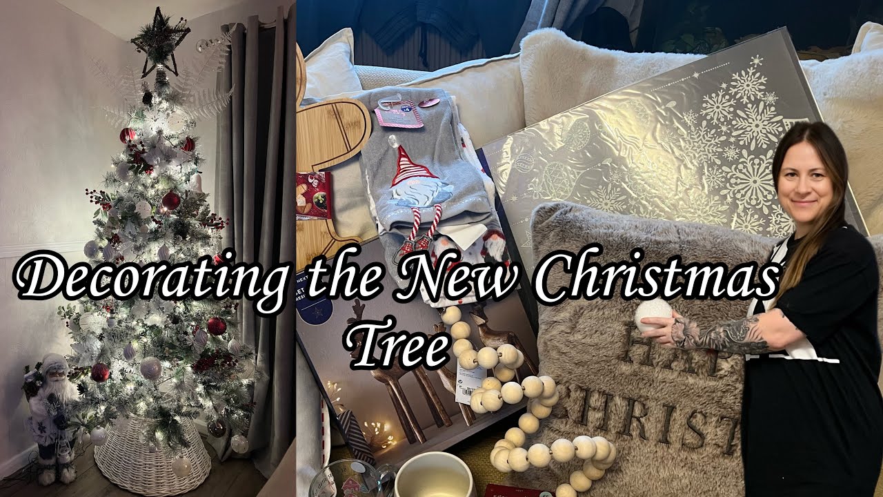 NEW CHRISTMAS TREE |RIP BAUBLES|GETTING FESTIVE|TRADITIONAL COLOURS ...