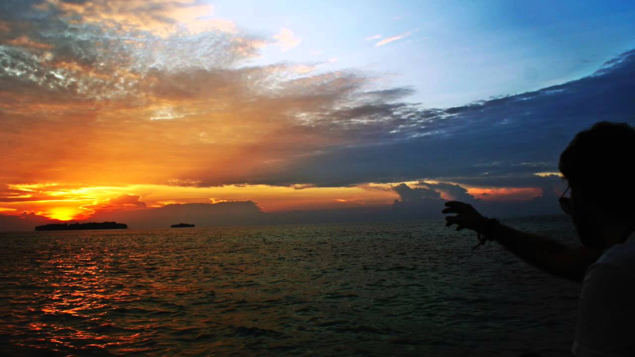 Divine & Sincere - Reaching Out (Miika Kuisma remix) [2005] - YouTube