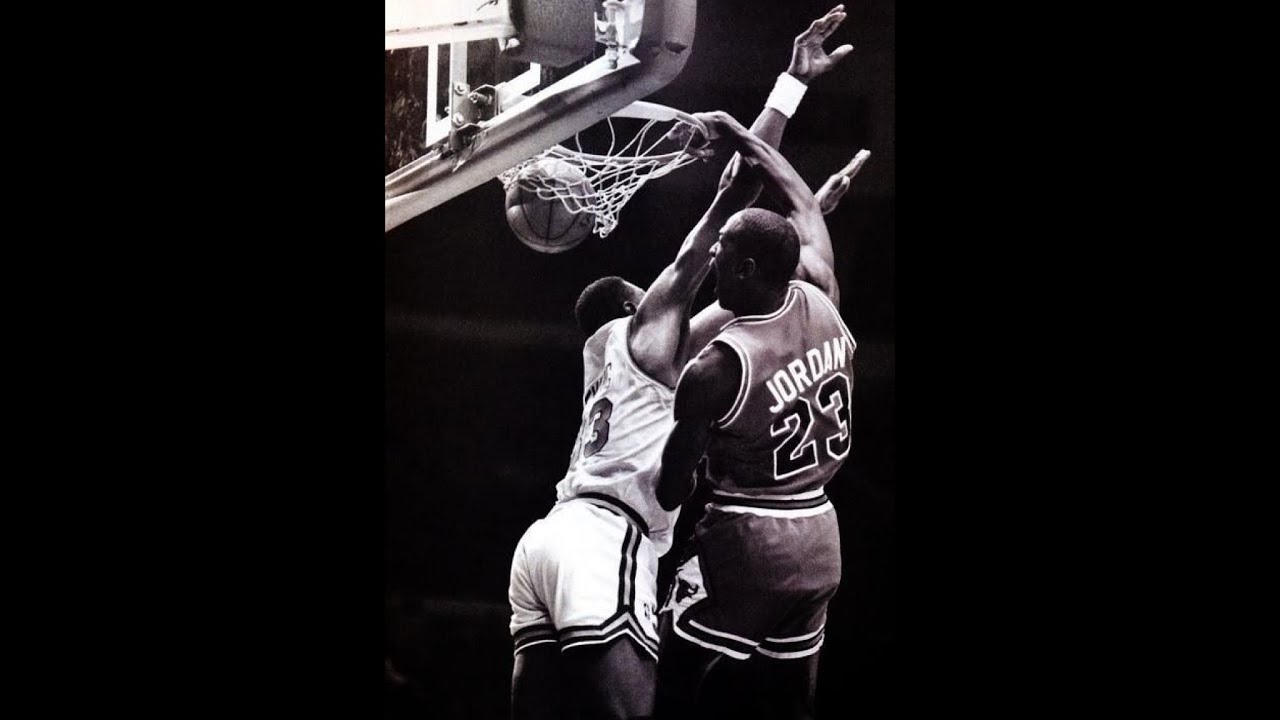 Michael Jordan POSTERIZES The Knicks on X-mas (1986) - YouTube
