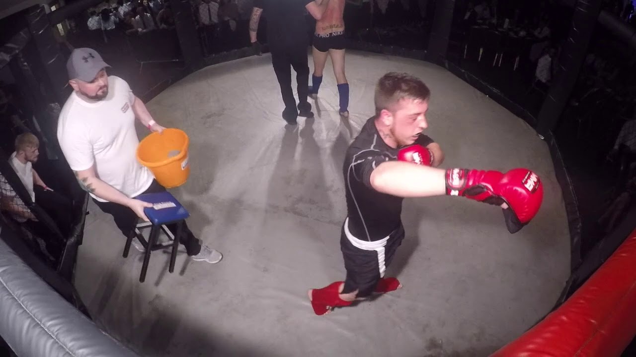 Ultra MMA | Swansea | Ian Lane VS Luke Harvard - YouTube