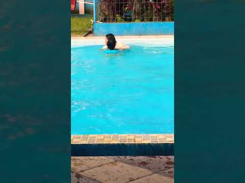 Kk nay belajar berenang