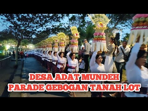 Pesona Bali, Parade Gebogan Tanah Lot Peserta Desa adat Mundeh - YouTube