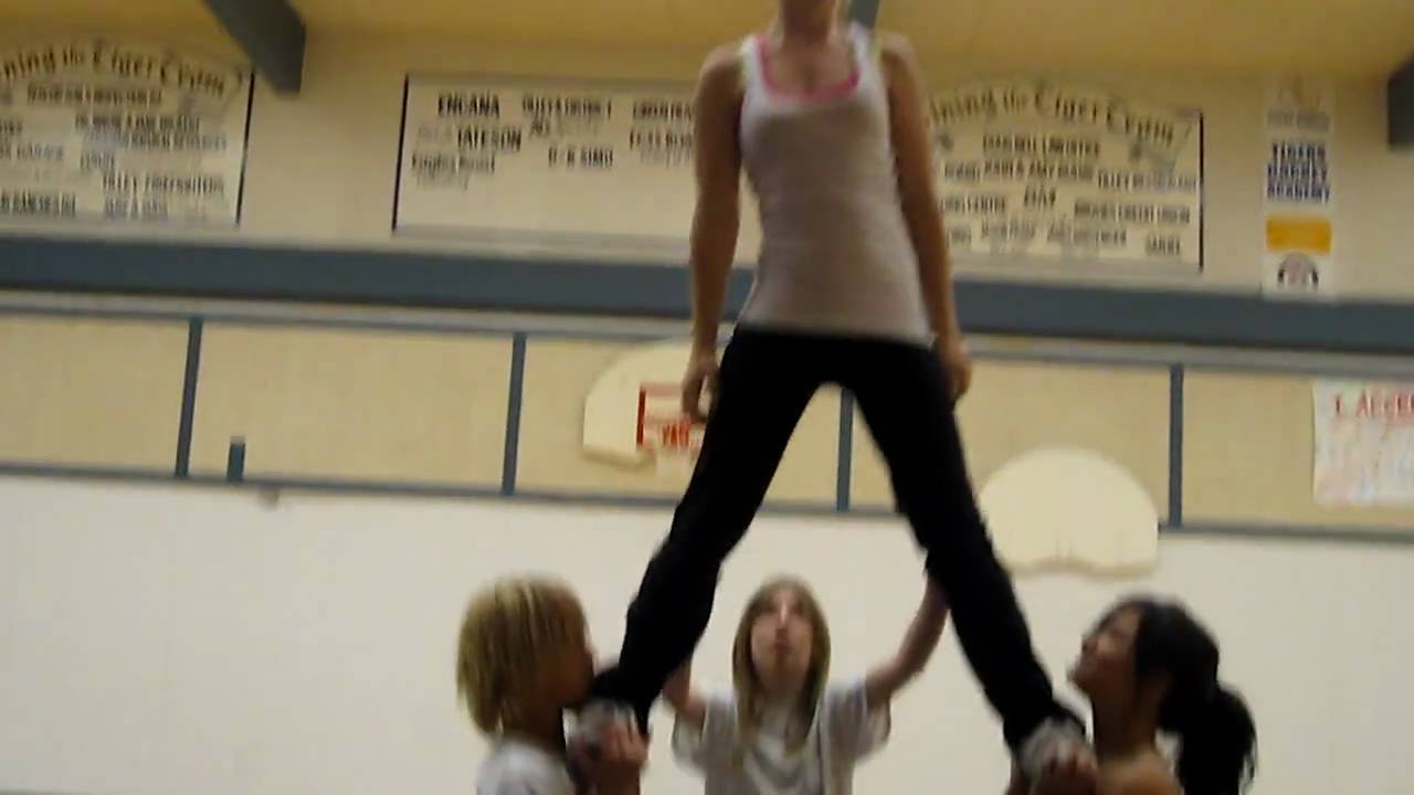 Mallory's group doing the Hitch -- Cheerleadingg Stunt ! - YouTube