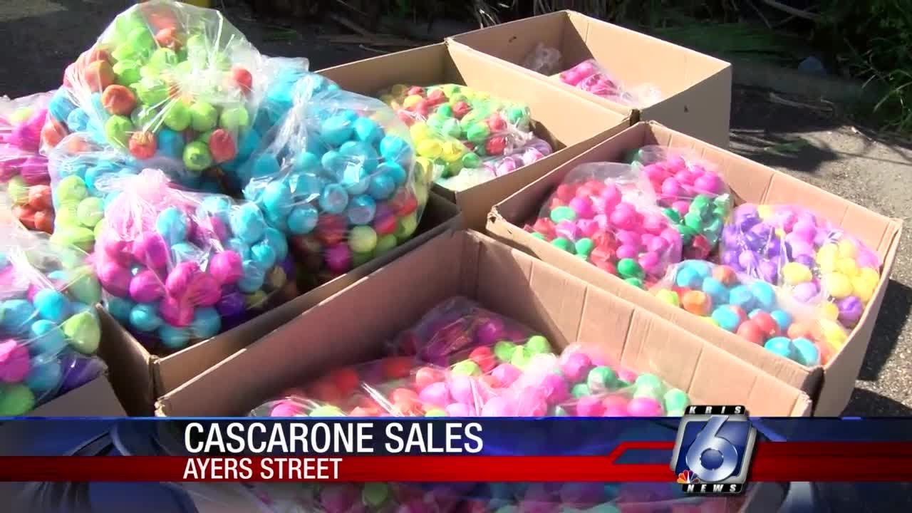 Cascarones are a popular Easter tradition in our area - YouTube