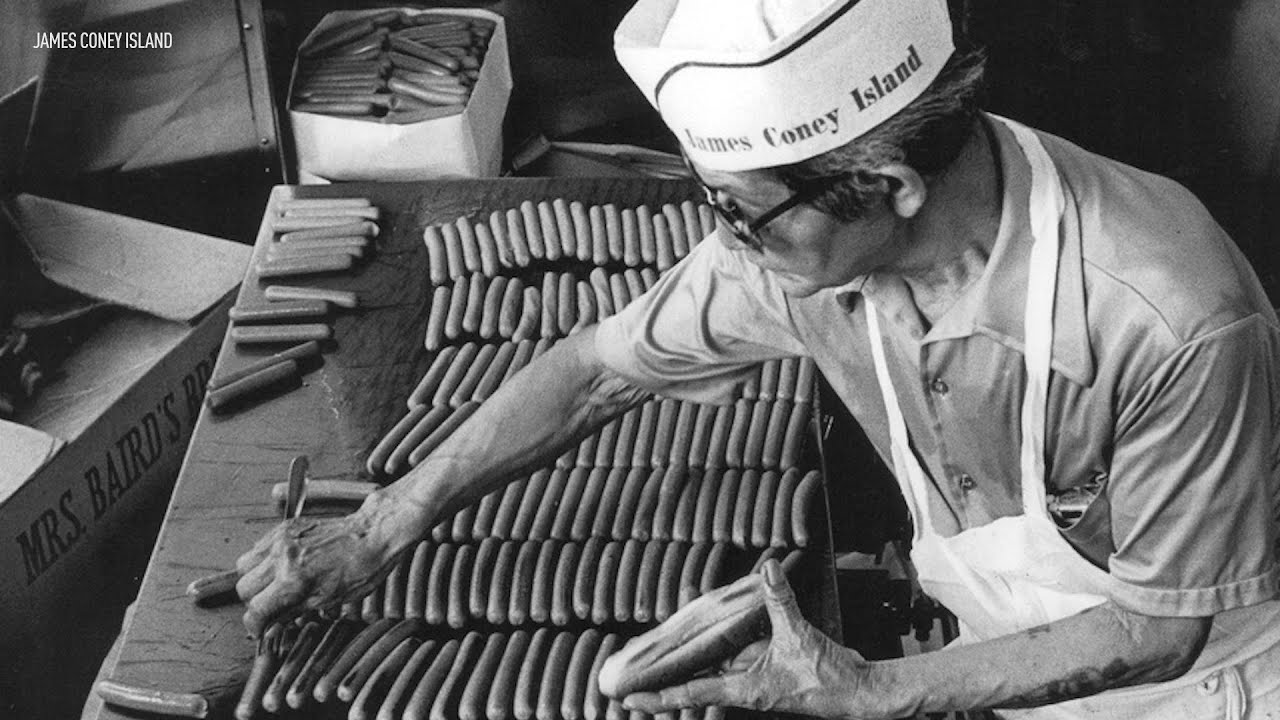 Houston's Hot Dog Leader for 96 Years | My Go-To - YouTube