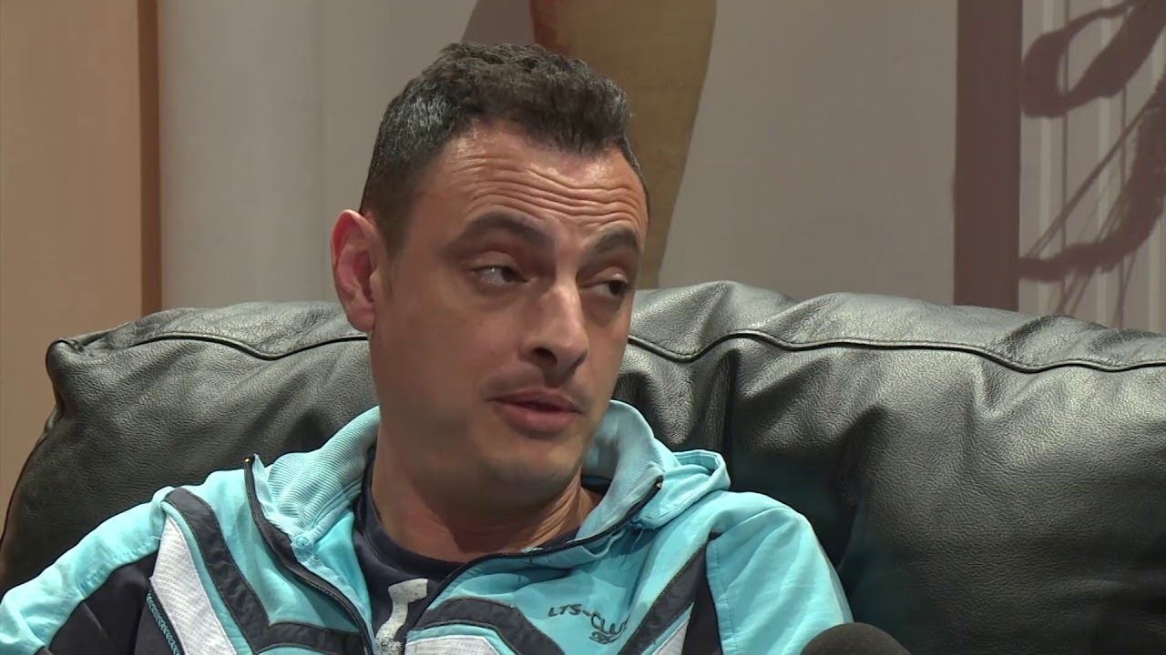 Il-kummiedja: Min iħawwad u min jitħawwad (Indri Attard) - YouTube